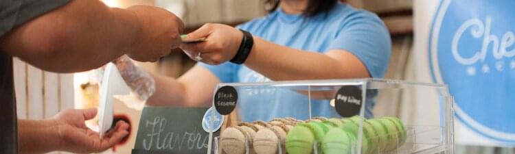 La Commessa: Cosa Fa? (Mansioni, Competenze, Carriera)